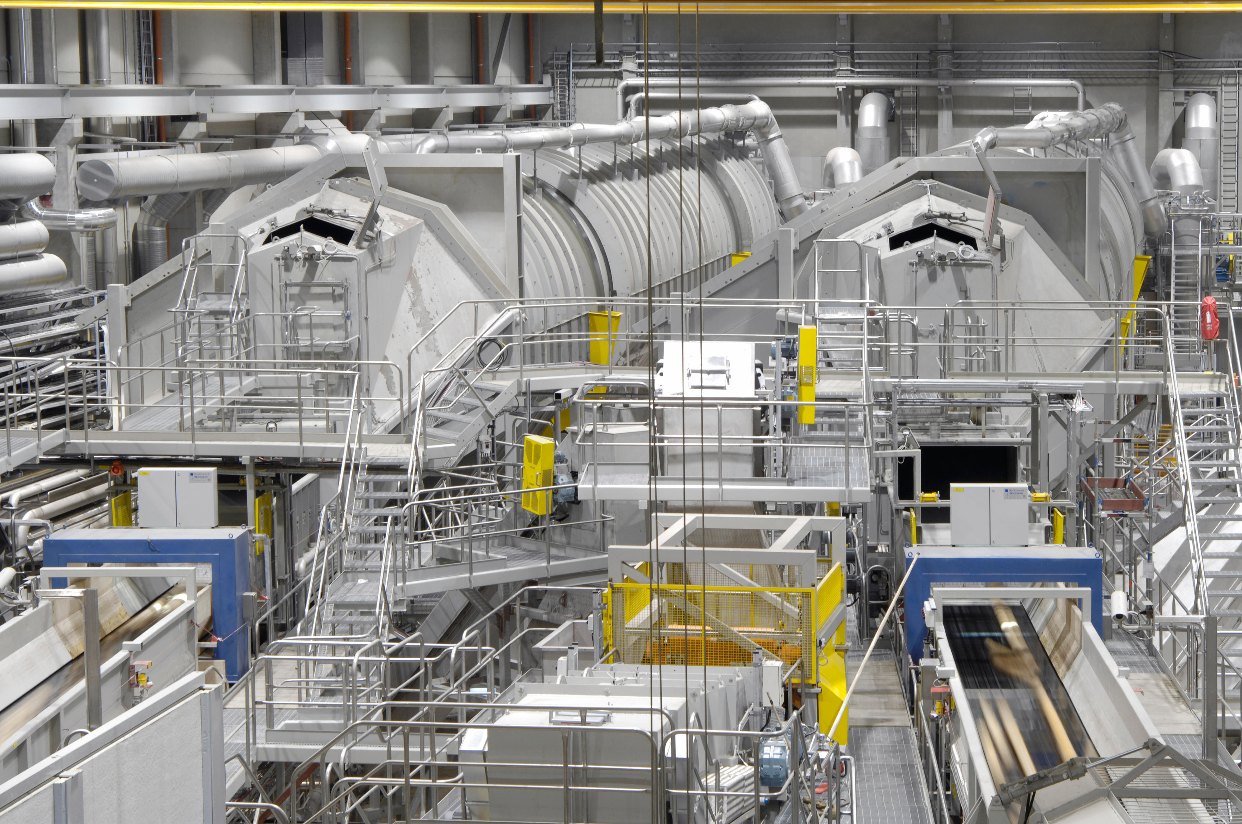 Drum debarking systems