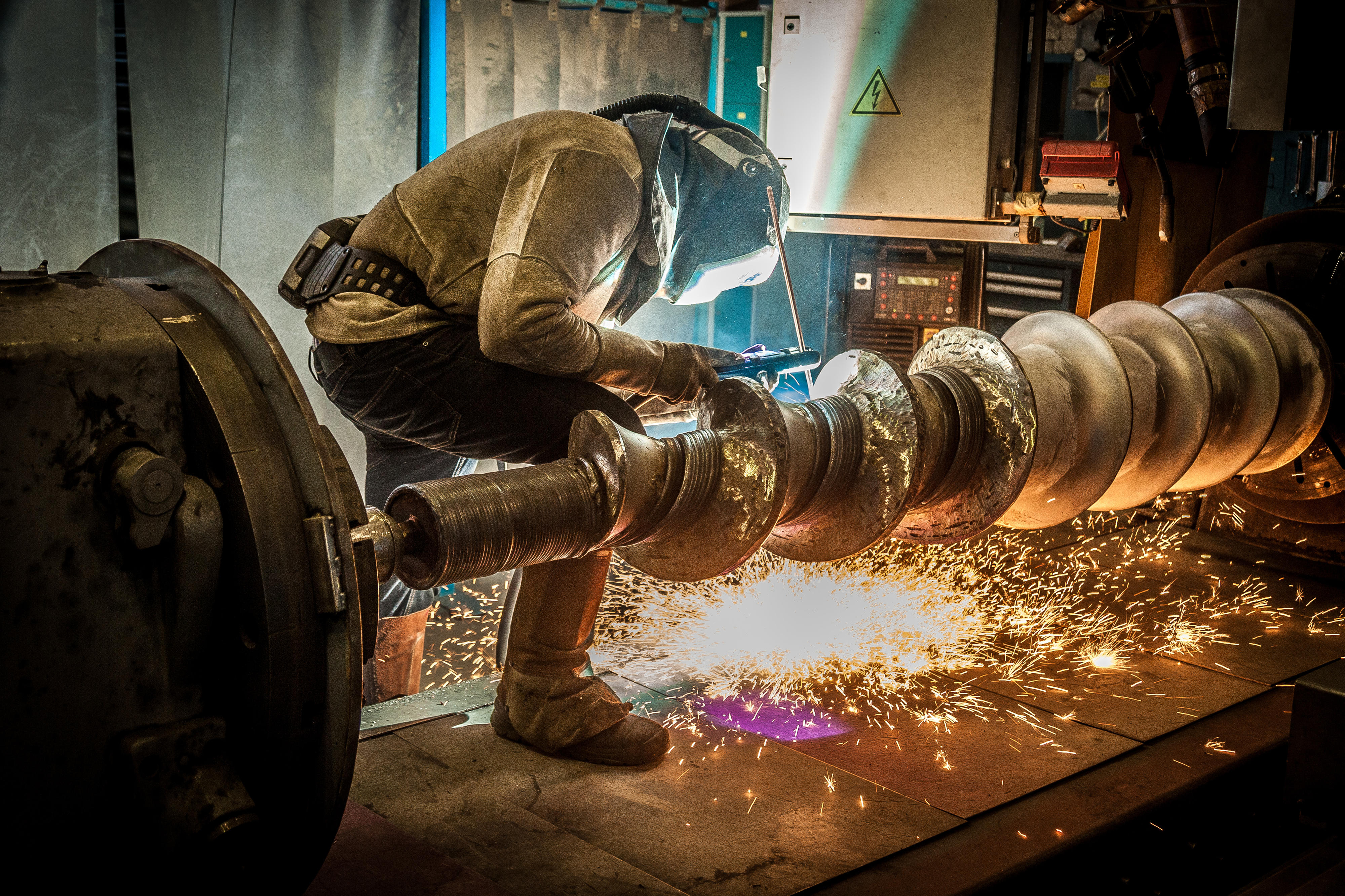 Plug screw feeder service