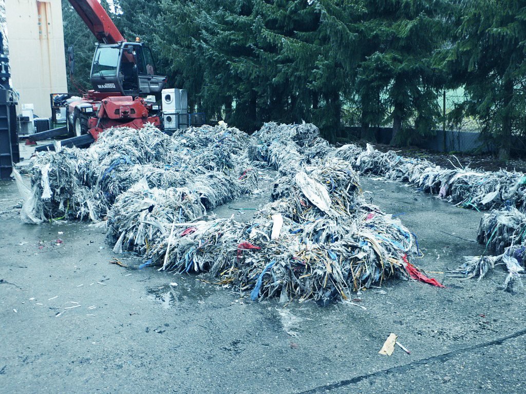 Recycling of waste from the paper industry