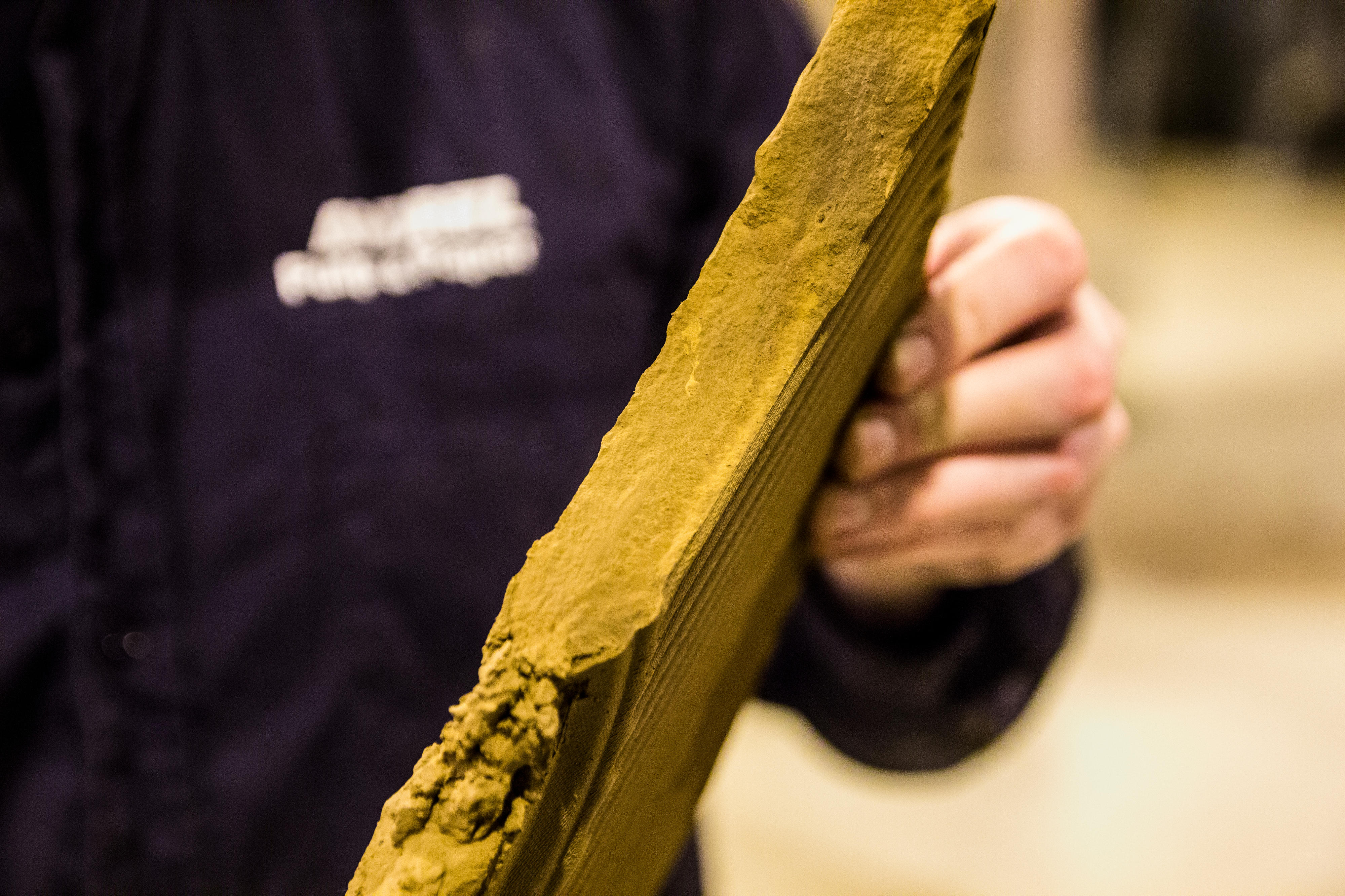 Lignin Recovery and sulfuric acid production in a kraft pulp mill