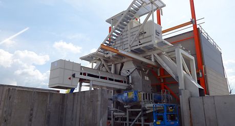 Biomass screening and size reduction