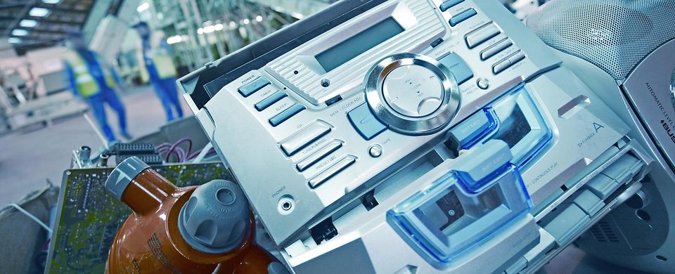 Recycling plants for refrigerators