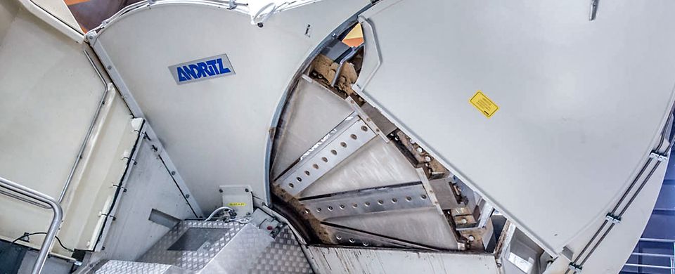 Horizontally fed HHQ-Chipper