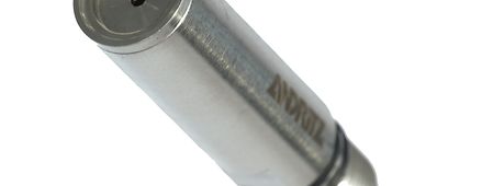 Trim and tail cutter nozzles