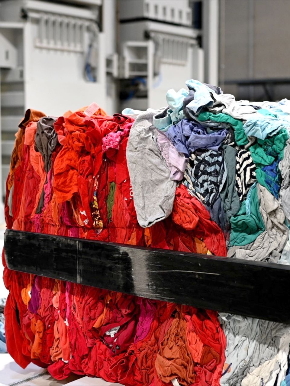 Nonwoven and textile