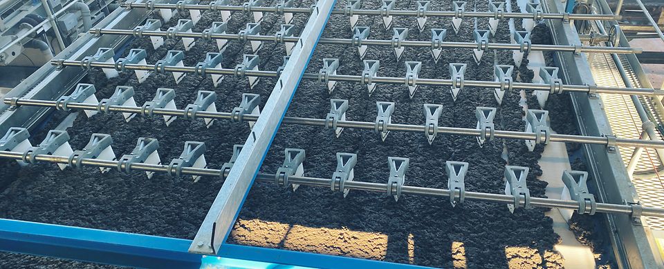 Efficient tailings dewatering and process water recovery | ANDRITZ